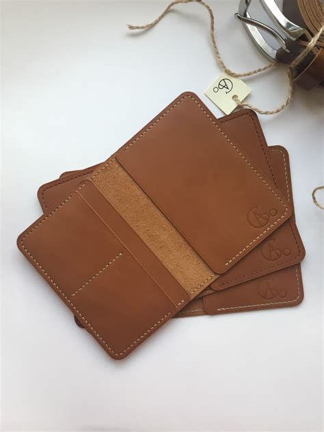 Passport case | Маленькие кошельки, Кожаные кошельки, Кожаные подарки