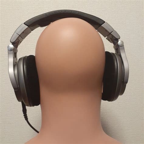 SHURE SRH940: High resolution, original sound fidelity, almost ...