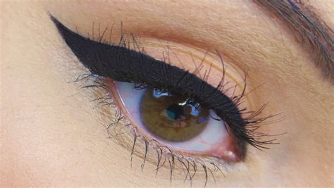 Winged Eyeliner Makeup Looks : Winged Everyday | Boewasuoe Wallpaper