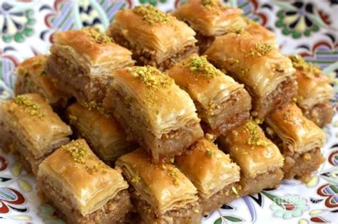 Пахлава с грецким орехом в Москве - купить, цена, доставка пахлавы с ...