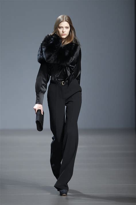 Valentin Yudashkin Fall 2010: Yudashkin Returns to Paris ...