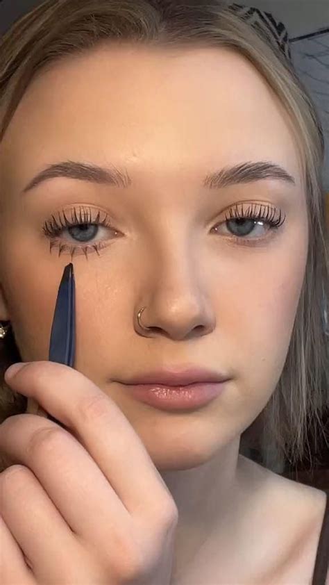 Lash Trick [Video] in 2022 | Makeup secret, Soft eye makeup, Eye makeup ...