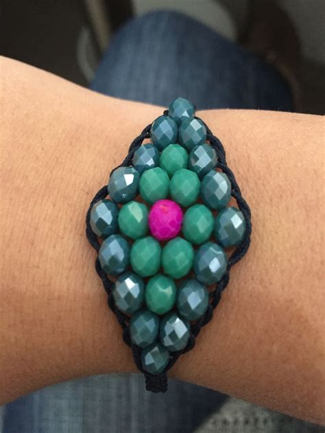 Pin by Vasiliki Sismanopoulou on Χάντρες | Jewelry design, Micro ...