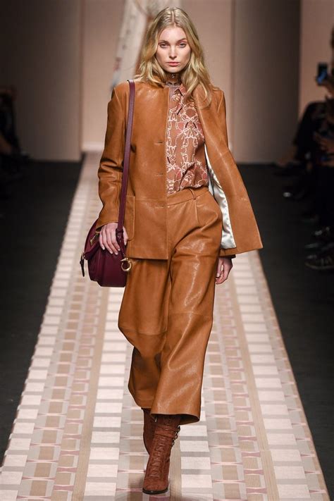 Trussardi Fall 2017 Ready-to-Wear Fashion Show | Fashion week, Fashion ...