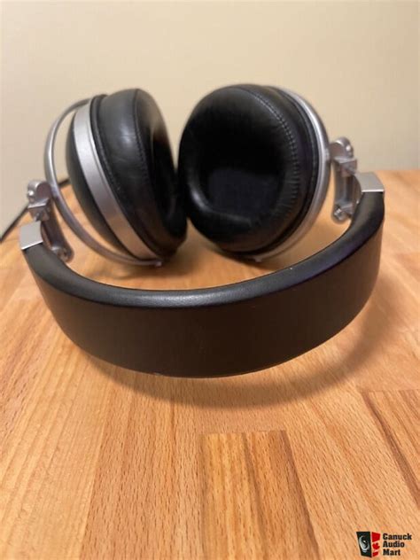 Denon AH-D2000 headphones Photo #4485714 - Canuck Audio Mart