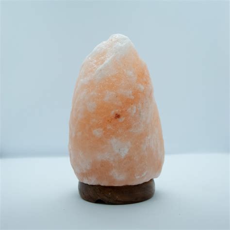 Soľná Lampa 1,5-2 kg - kamene-svietniky-lampy.sk