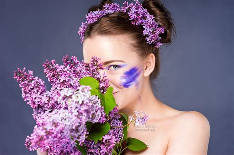 Фотосет девушки с сиренью в фотостудии Кирова. Сайт студийного и ...