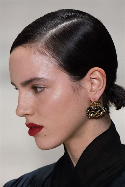 Jil Sander at Milan Fashion Week Fall 2020 | 헤어스타일, 단발머리 헤어스타일, 헤어 메이크업