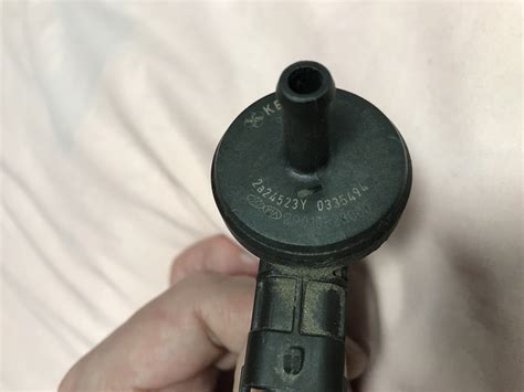 Замена Клапана адсорбера паров топлива 29010-2B000 — KIA Rio 5-door (3G ...