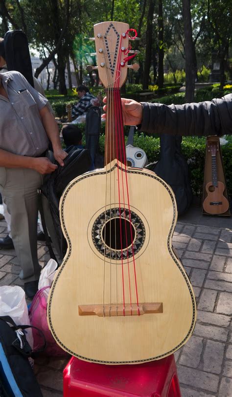 Wanderings onward: Mexico 2019 - Guitars, dancers, scorpions