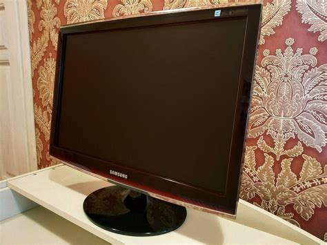 Samsung T220 22"