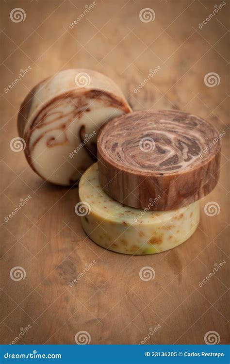 Куски мыла стоковое изображение. изображение насчитывающей косметики ...