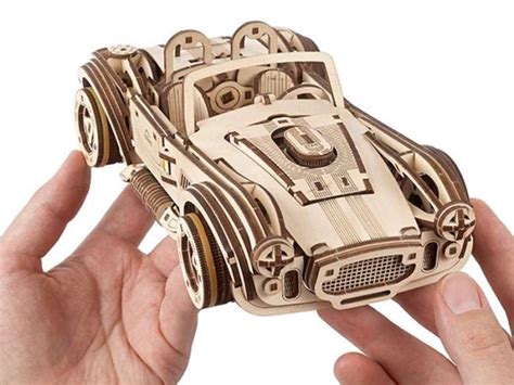 Ugears Drift Cobra Racing Car - mechanické dřevěné puzzle
