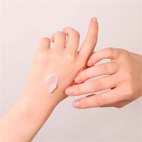 Миниатюра крема TRIMAY E.Plant Luronic Hydrating Cream купить в Минске