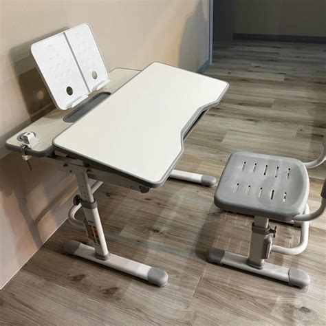 Растущая парта и стул Fun Desk – купить в Москве, цена 6 000 руб., дата ...