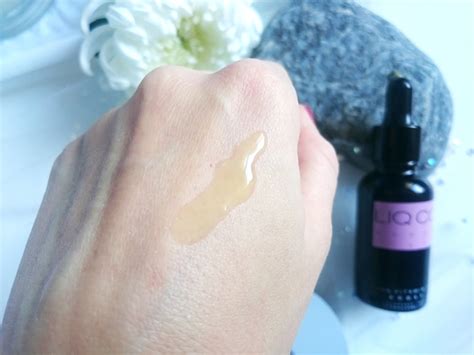 LIQPHARM - LIQ CC SERUM LIGHT Z 15% WITAMINĄ C | Kosmetyczny Fronesis