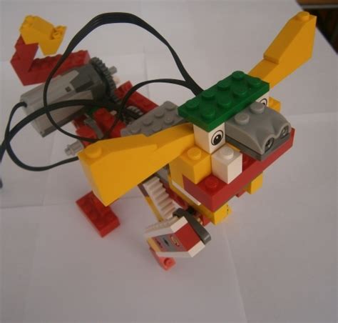 Шагающий робот-собака из Lego WeDo ("Тузик") | Занимательная робототехника