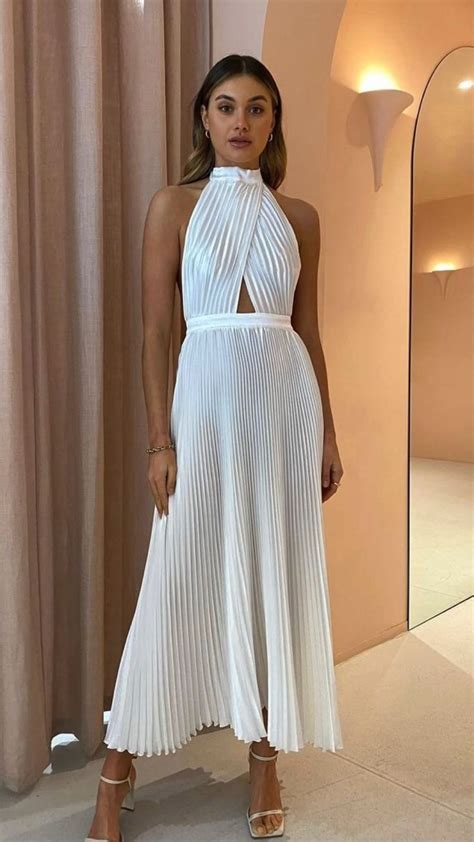 Pin de Juliet en Formal clothes | Vestidos de novia, Vestidos de moda ...