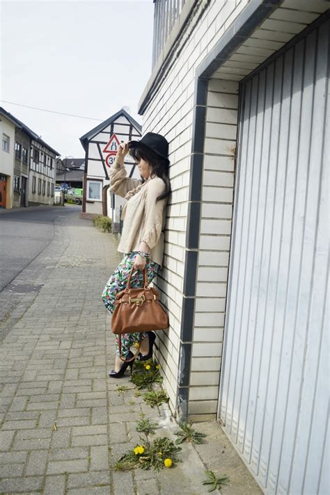 Harem pants & blouse | ANNIE - Online Magazine for Fashion Lifestyle Beauty