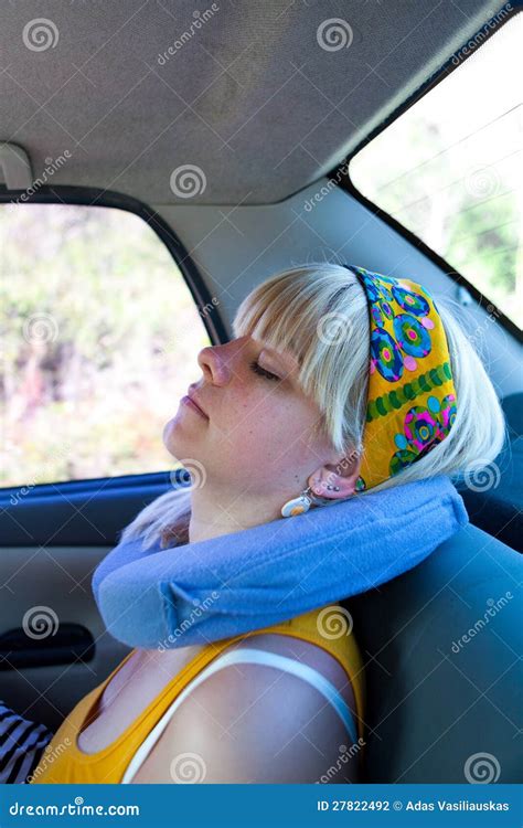 Donna in automobile fotografia stock. Immagine di donna - 27822492
