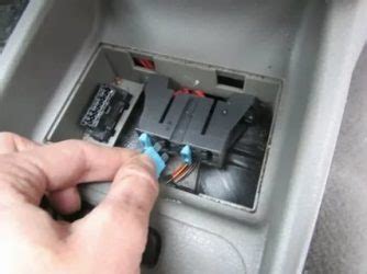 Где стоит реле бензонасоса на калине? | Autoline-eu.ru автожурнал