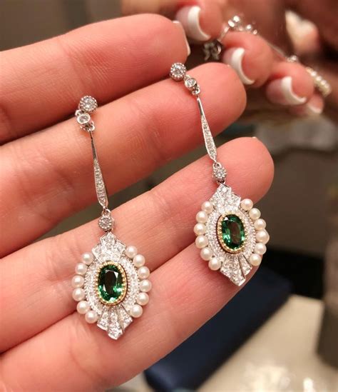 Pin de Mayuri en アクセ | Joyas finas, Joyas, Aretes