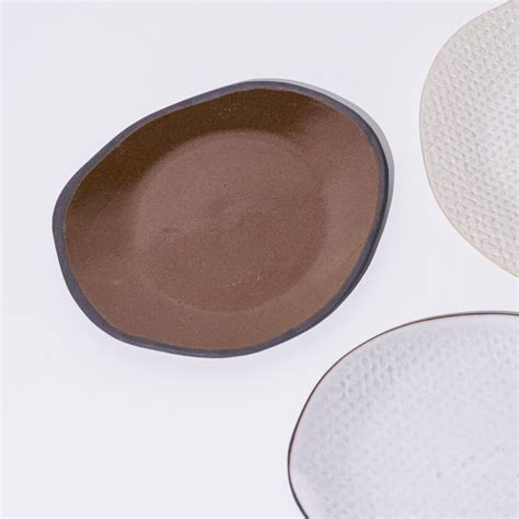 Плоская тарелка из каменной массы t.ceramics - present-simple.by