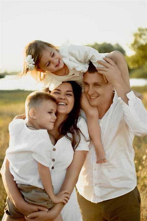 Семейная съемка | Portrait photography, Family photography, Outdoor ...