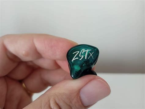 Test KZ ZSTX : d’excellents intras pas cher - Chifi.fr