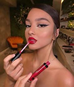 Вера Брежнева и декоративная косметика Luxe | Косметика, Нанесение ...