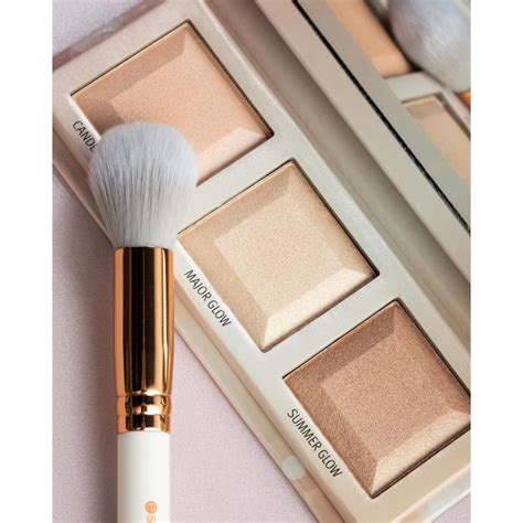 Палетка хайлайтеров Essence CHOOSE YOUR Glow highlighter palette