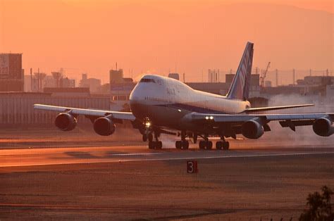Why Did Boeing Build The 747-400D?