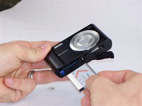 Замена аккумулятора Sony Cyber-shot DSC-W800 - HD01