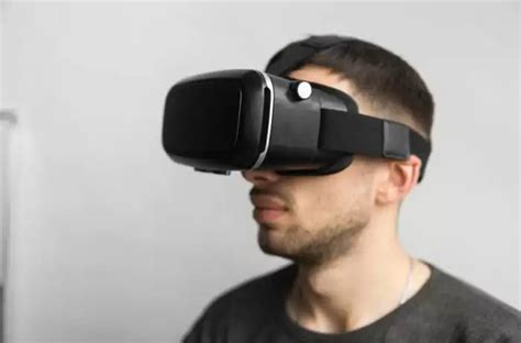 Новая технология лечения ПТСР у военных с помощью VR-очков | InvaNews