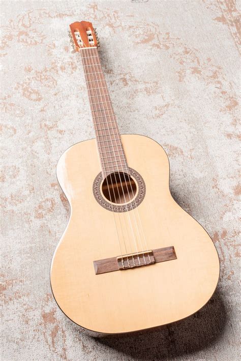 Admira Alba Guitarra Española – Fanatic Guitars