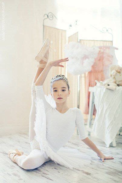 Мир балета и танца | Flower girl dresses, Tiny dancer, Baby ballerina