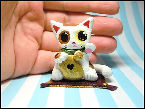 Maneki Neko Figure IV by GrandmaThunderpants on DeviantArt