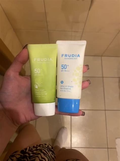 FRUDIA Набор солнцезащитных средств Виноград и эссенция SPF50+/PA ...