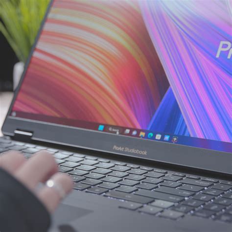 Asus debuts an impressive (glasses-free) 3D display on its new ...
