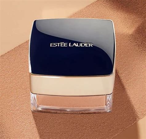 Double Wear Sheer Flattery Loose Powder