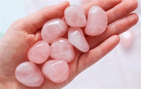 Розовые камни (драгоценные и полудрагоценные) — названия и фото
