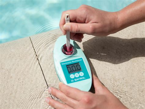 Pooltester Electronic - Water analysis of your pool | Bayrol