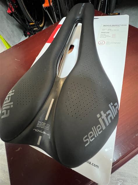 Selle Italia Saddle, Sports Equipment, Bicycles & Parts, Parts ...