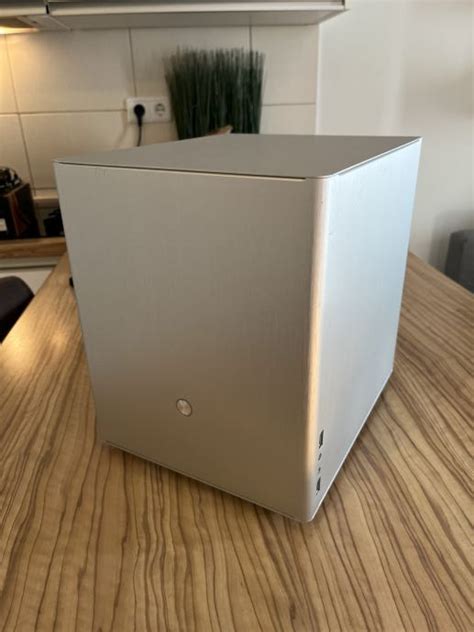 Jonsbo V4 Silver - mATX Kućište