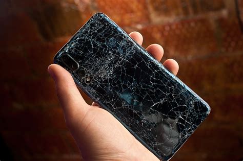 Новый защитный материал для смартфона самовосстанавливается после ...