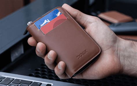 Картхолдер Zip из натуральной кожи Full-Grain от Doer.