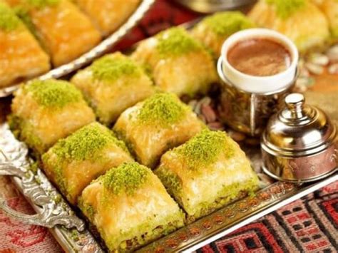 Создать мем "baklava, пахлава рахат лукум, пахлава с фисташками ...