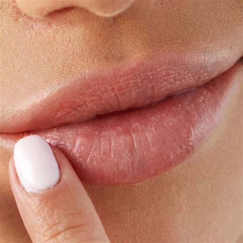 Smoothing Lip Balm by LONDONTOWN – Pomp and Port