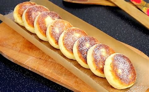 Показываем как сделать сырники из творога без грамма муки. Они нежные и ...