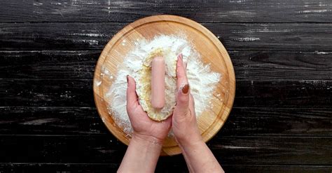Как приготовить сосиски в картофельном тесте - Со Вкусом